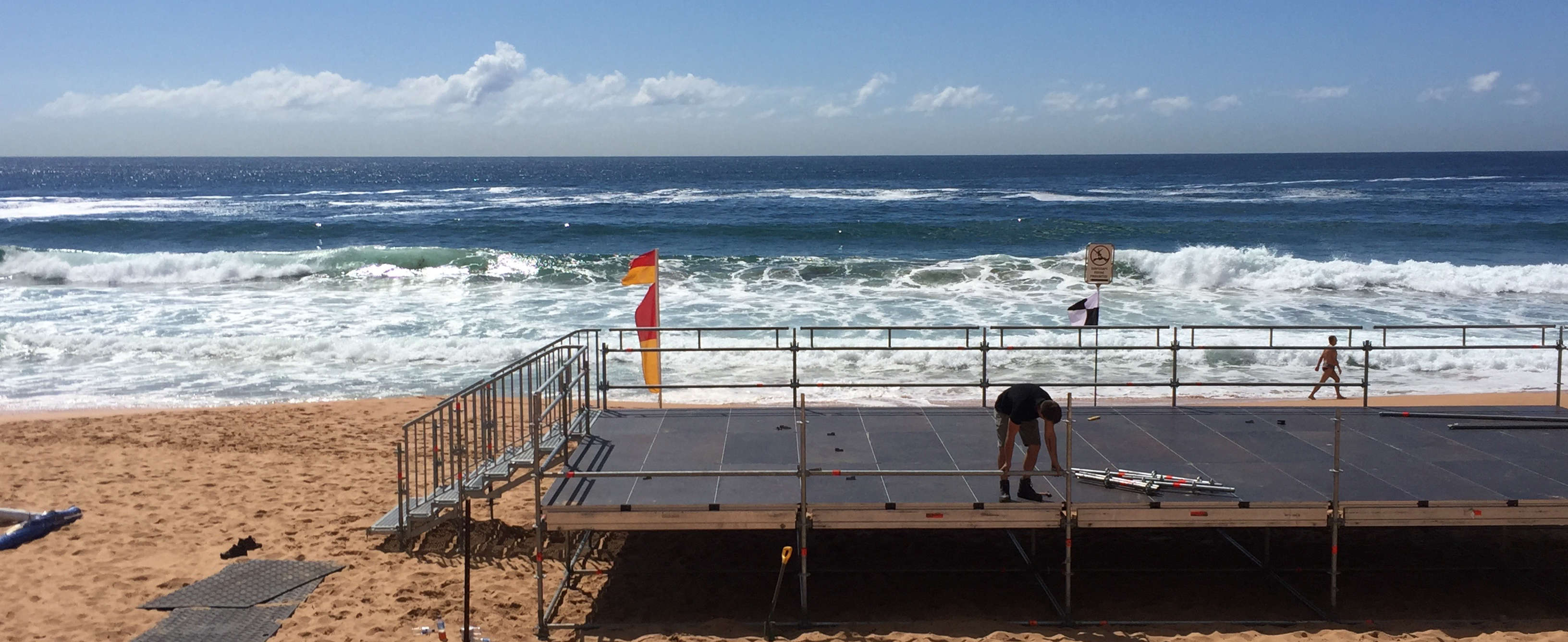 Outdoor Stage Hire | Trailer and custom stages for your event